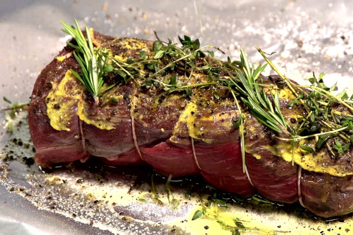 Kochen extrem: Sternekoch Mario Kotaska gart Filet im Lexus IS F ...