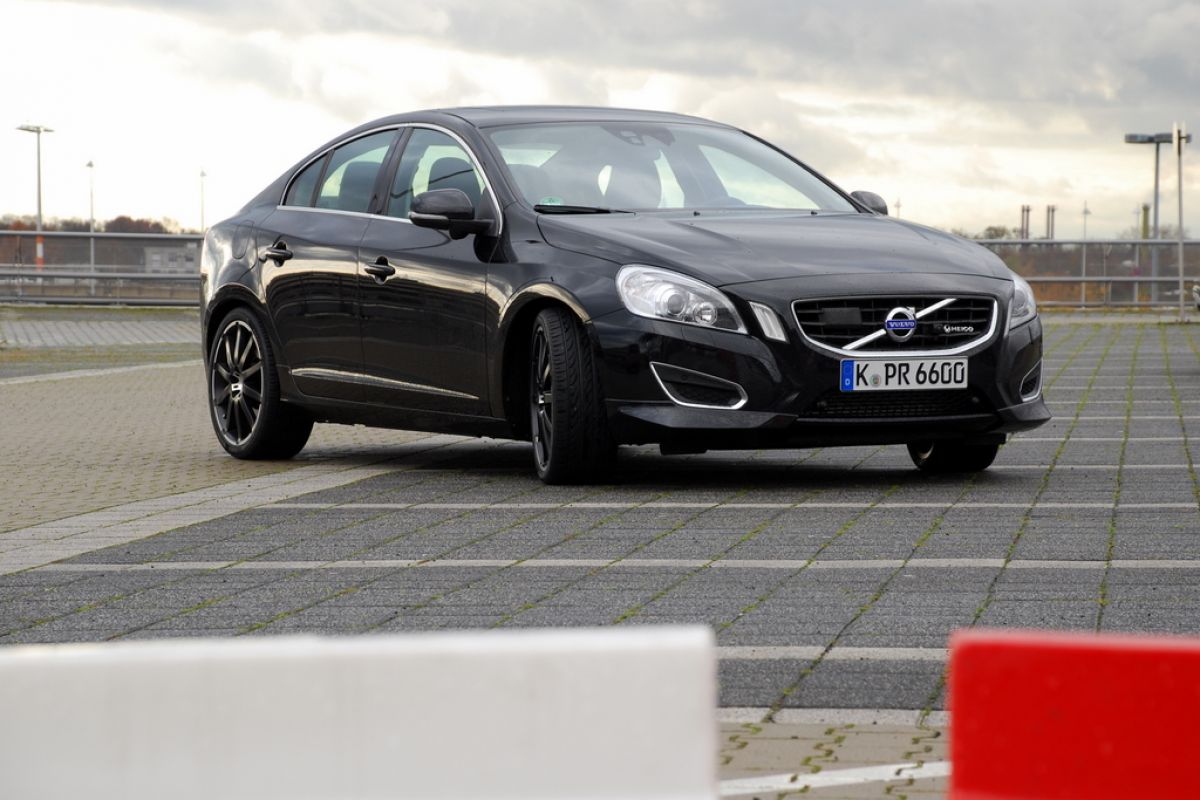 Volvo S60 T6 AWD by Heico Sportiv Test - Der manierliche Schweden ...
