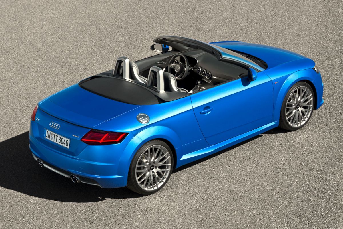 Luxurioser Fahrspas Unter Freiem Himmel Der Audi Tt Cabrio