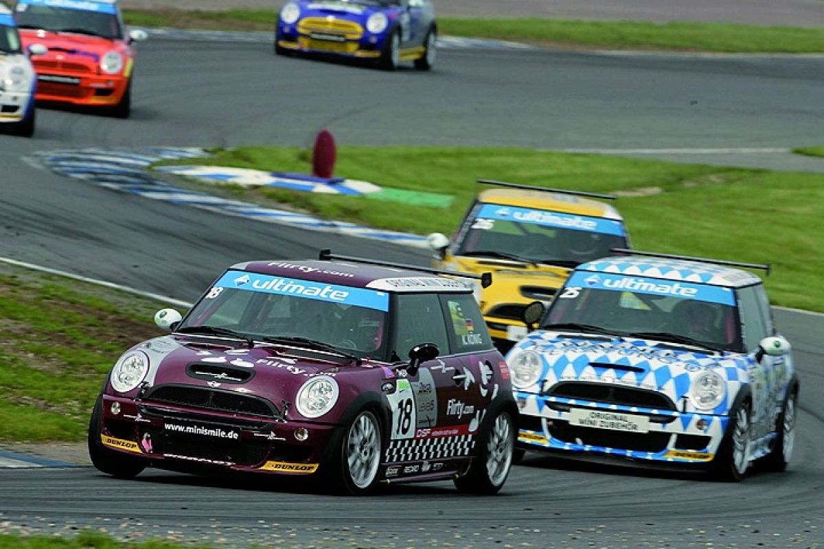 BMW 120d: Der 1er beim Hütchenspiel - Speed Heads