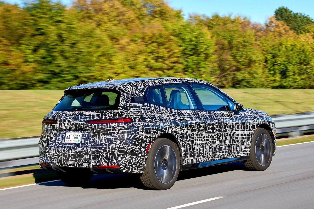 BMW iX Facelift 2025 Test: Diese Neuheit verändert alles - Speed Heads