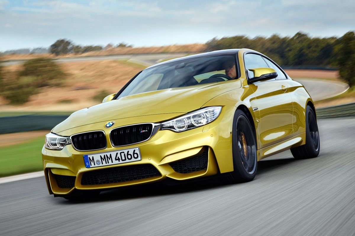 BMW M4 Coupé (2014): Smokey Burnout bringt das Monster zum Qualmen ...