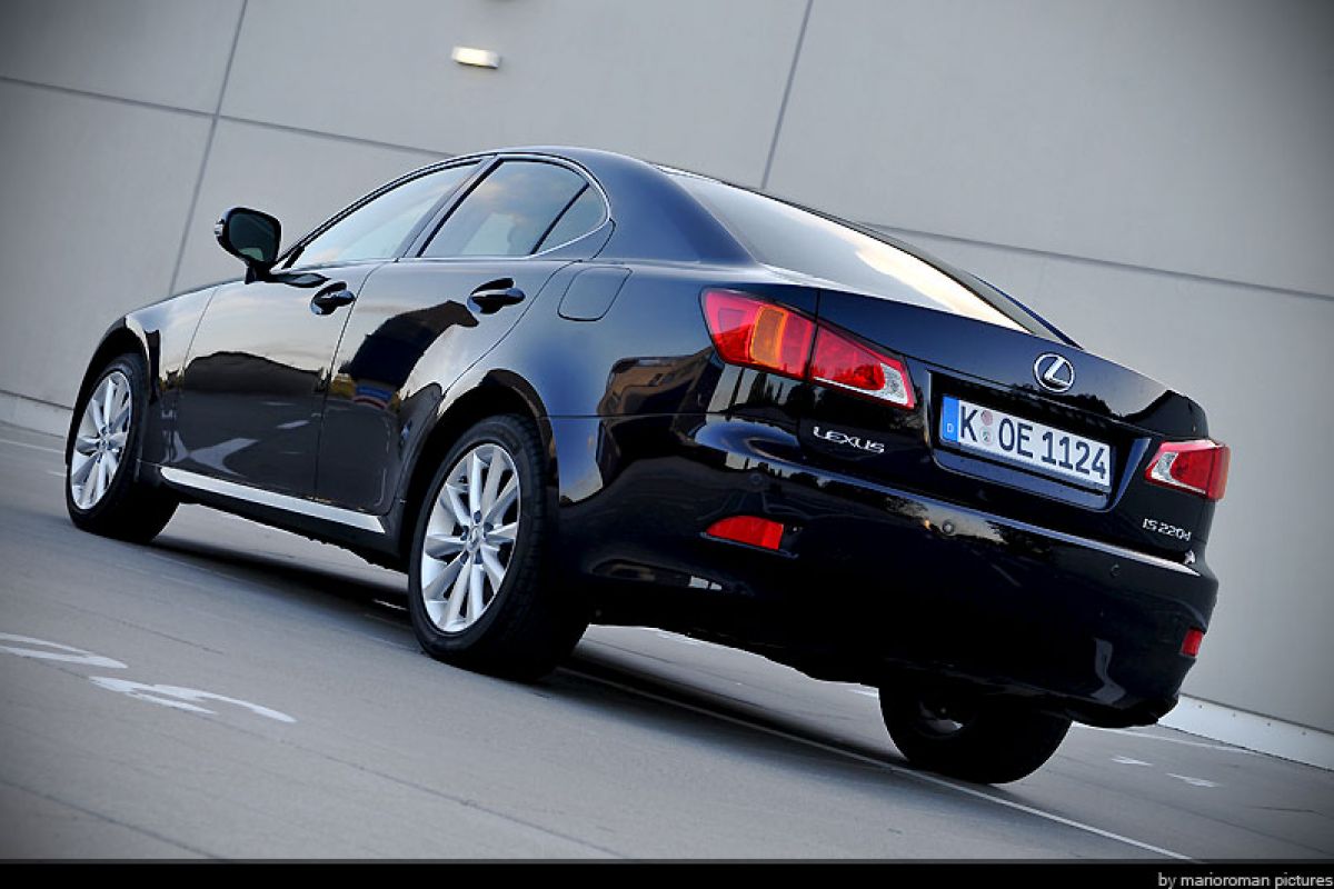 Lexus IS220d Test - Luxuriöse Reiselimousine mit kleinen Abstrichen ...