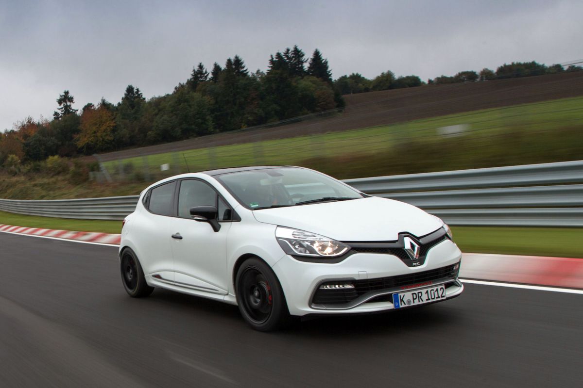 Renault Clio RS 220 Trophy: Neuer Rundenrekord auf Nordschleife - Speed ...