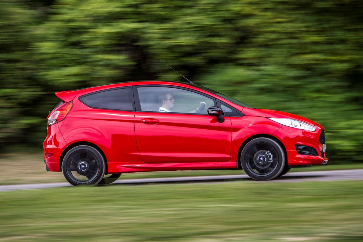 Ford Fiesta Sport Test: Unglaublich - Buggati Veyron hat das Nachsehen ...