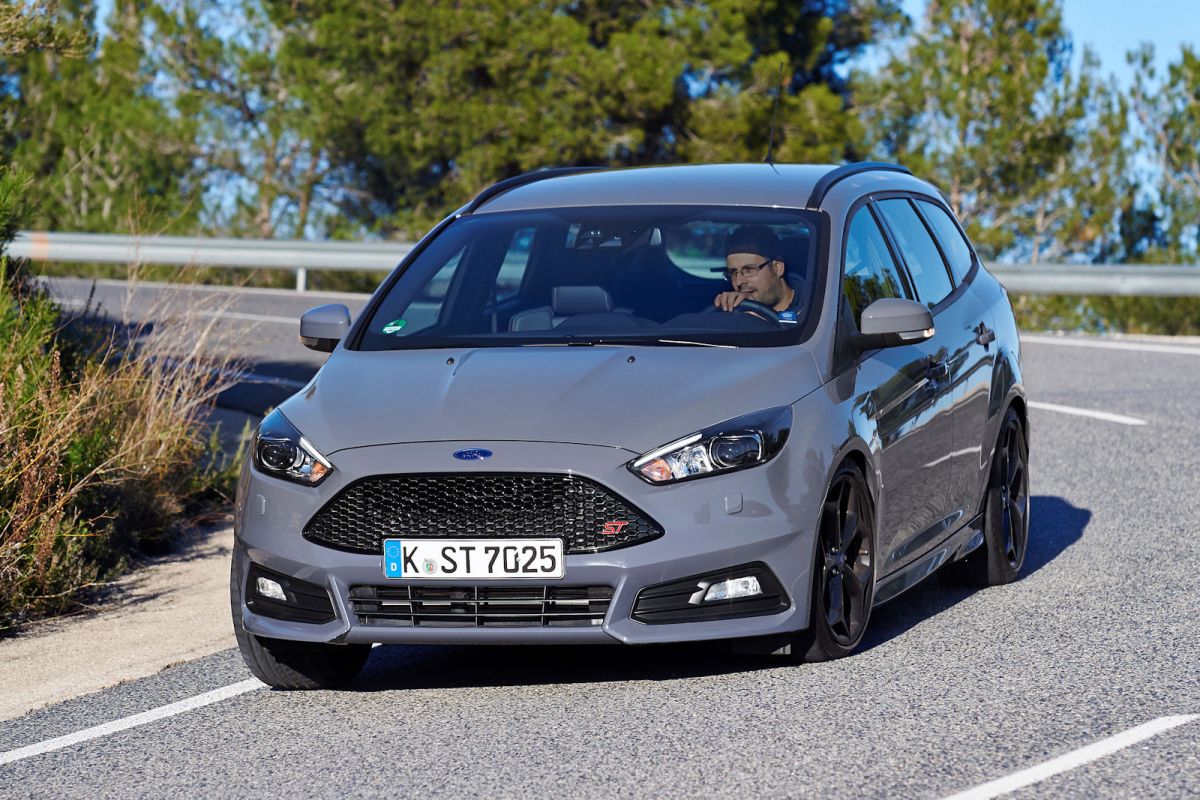 Ford Focus ST Diesel 2016: Mit PowerShift jetzt noch schneller - Speed ...