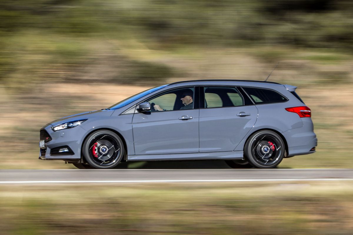 Ford Focus ST Diesel 2016: Mit PowerShift jetzt noch schneller - Speed ...