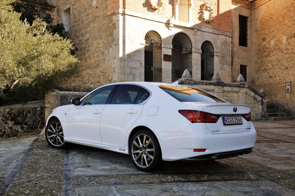 Lexus GS 300h F-Sport 2014 Test: Der Edel-Gleiter so sparsam wie nie ...