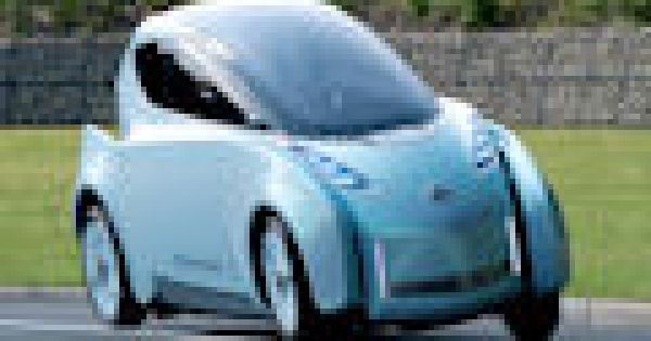 Nissan Land Glider: Das Motorrad-Auto für die City der Zukunft - Speed ...