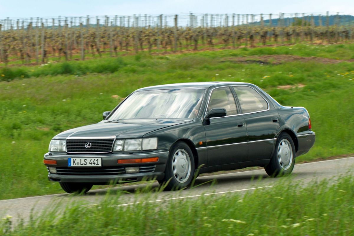 Lexus LS 400: Was Champagner-Pyramiden alles verraten - Speed Heads