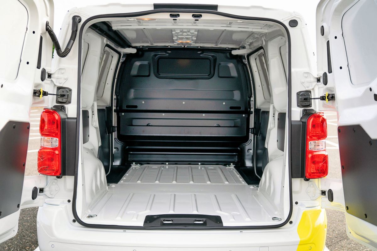 Opel Vivaro L1h1 Maãƒåe Laderaum