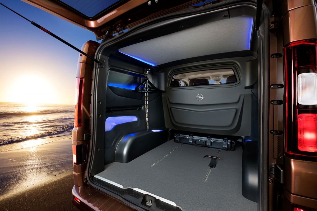 Elegantes Opel Vivaro Laderaum Ebenbild