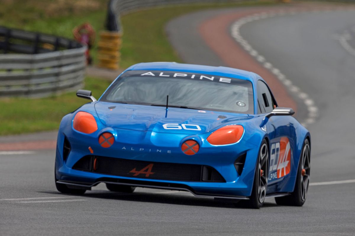 Renault Alpine Celebration: Gelüftet! So sieht der Sportwagen aus ...