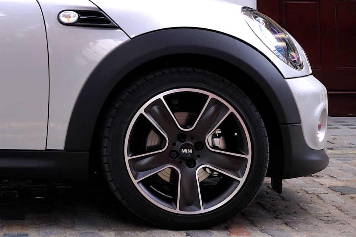 Mini Cooper Soho Edition: Feine Akzente für ein neues Lebensgefühl ...