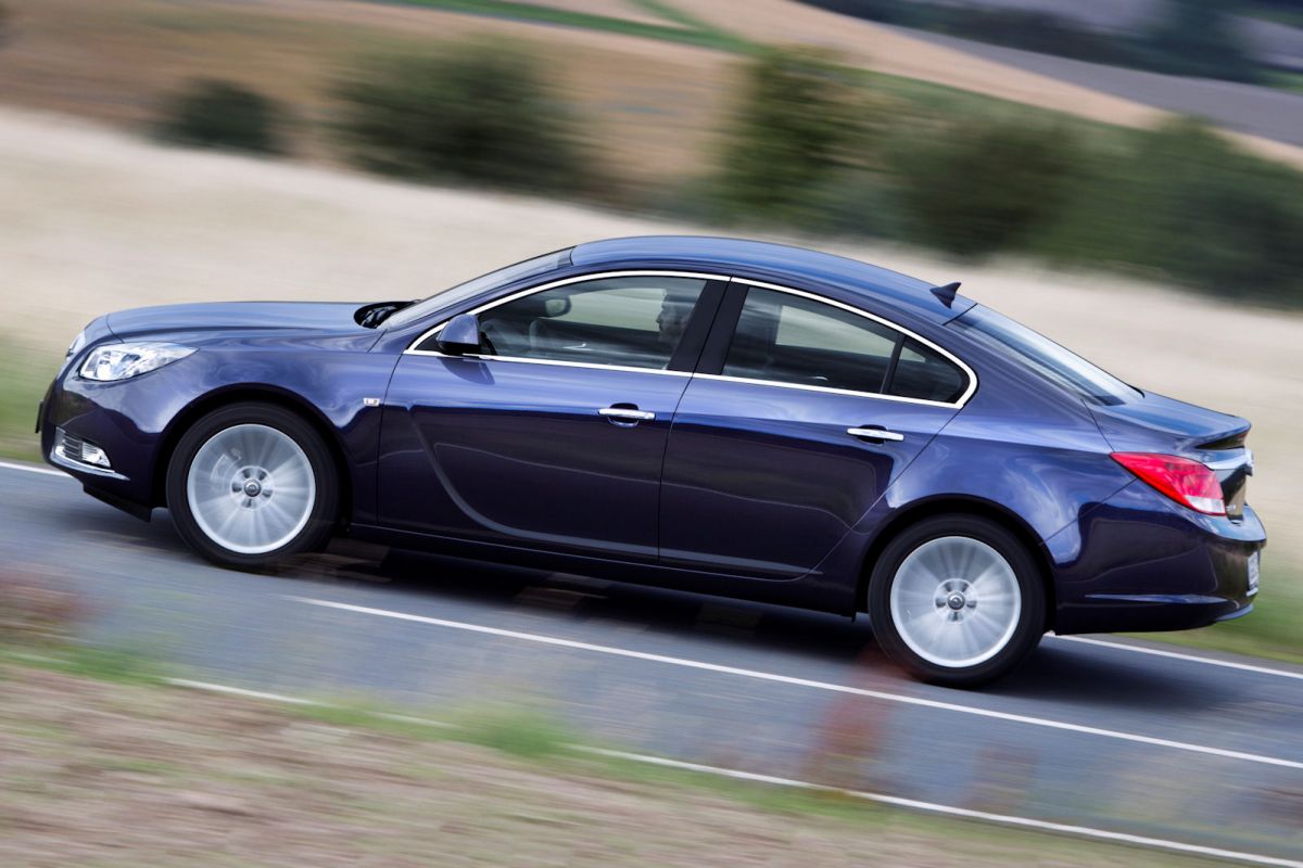Opel Insignia: Neue Power mit BiTurbo-Diesel und SuperSport-Chassis ...