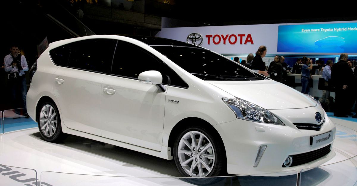Toyota Prius Hybrid Vorsprung mit sieben Sitzen Speed Heads