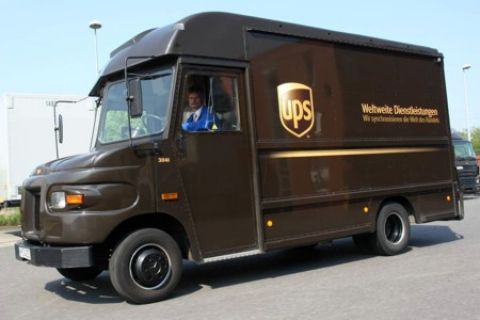 UPS-Paketauto wird zum schnellen Racing-Truck - Speed Heads