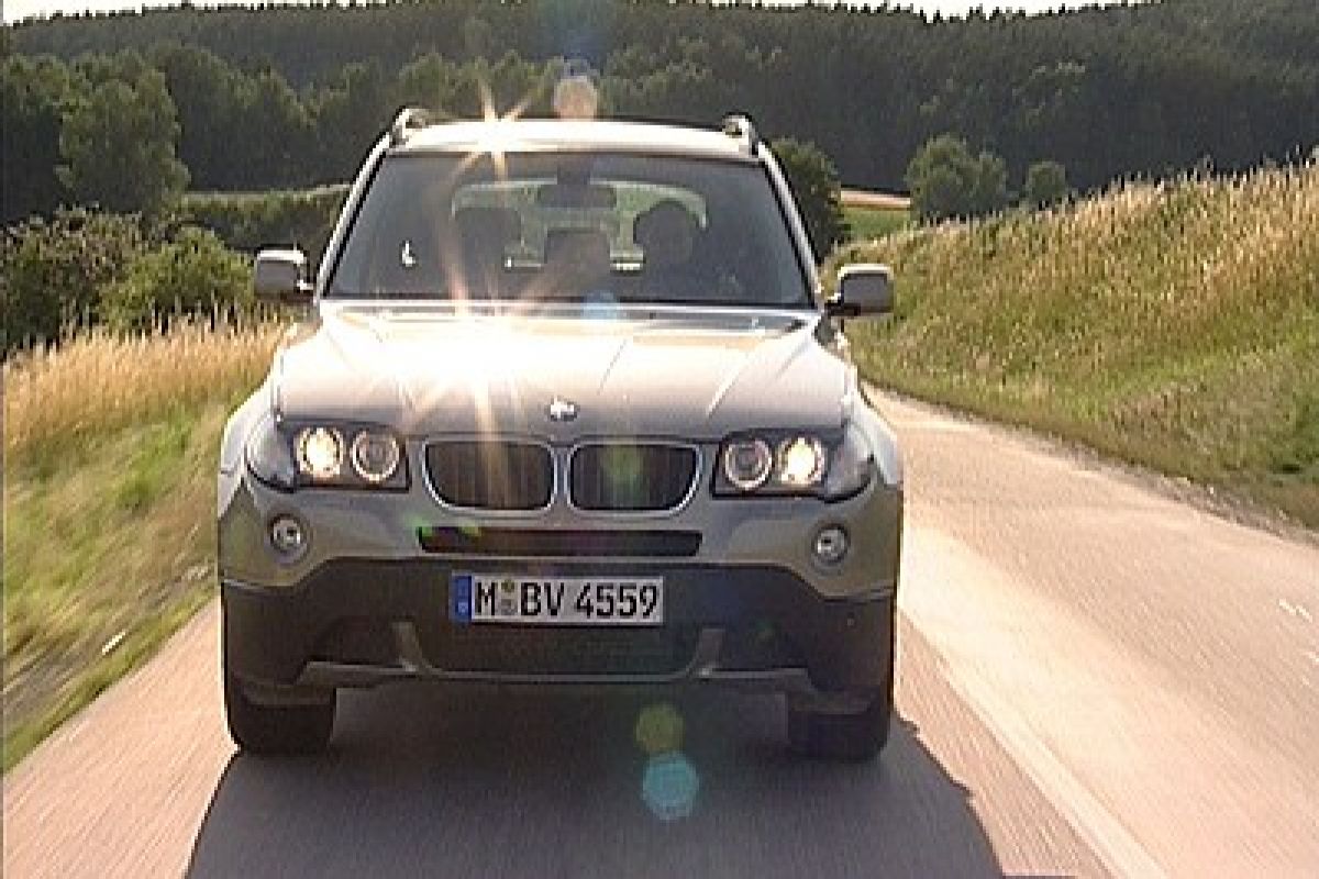 Vergleich Landrover Freelander vs BMW X3 2.0d - Speed Heads