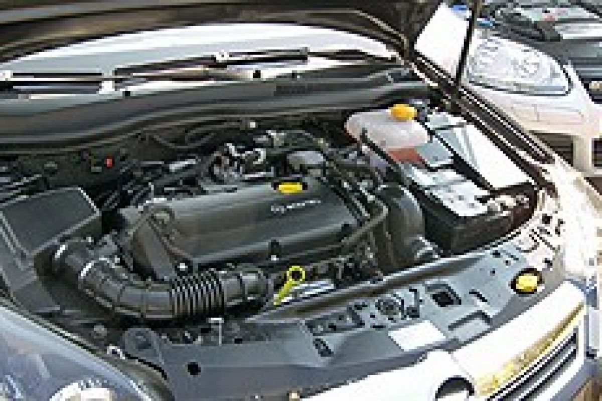 VW Golf GT 1.4 TSI vs. Opel Astra 1.6 Turbo: Vergleich der ...