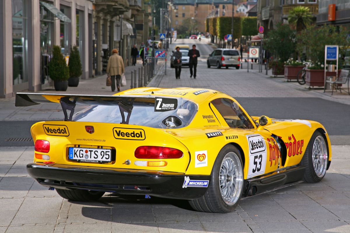 Zakspeed Viper GTS-R: Rennwagen kommt mit 600 PS auf die Straße - Speed ...